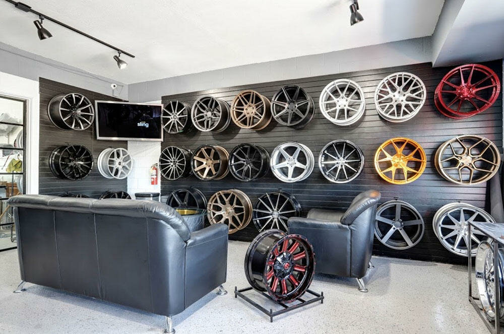 Jant ve lastikçiler Exclusive Wheels and Tires, Tempe, foto