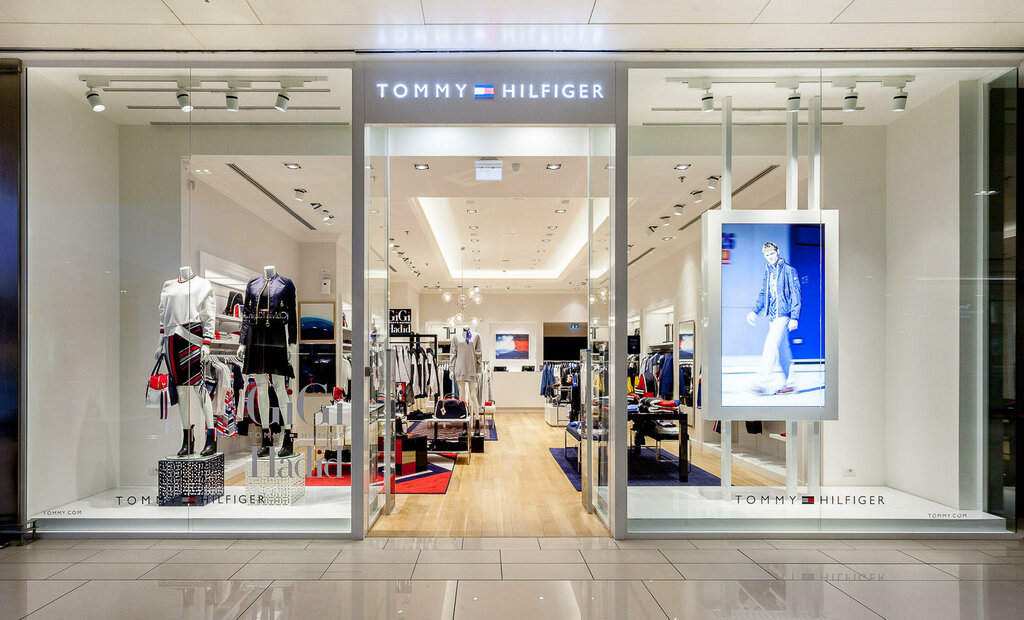 Giyim mağazası Tommy Hilfiger, Roma, foto