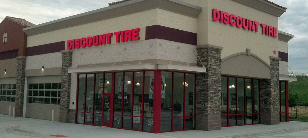 Jant ve lastikçiler Discount Tire, Missouri Eyaleti, foto