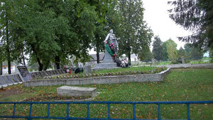 Воинское захоронение (Tver Region, Zapadnodvinskiy munitsipalny okrug, posyolok Ilyino), anıt, heykel  Tverskaya oblastından