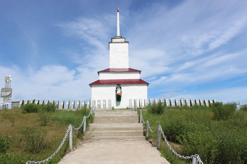 Anıt, heykel В честь 50-летия Победы в Великой Отечественной войне, Saha Cumhuriyeti (Yakutistan), foto