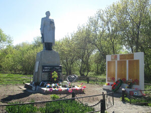 Погибшим воинам Великой Отечественной войны (Kurgan Region, Lebyazhevskiy Municipal District, selo Kamyshnoye), anıt, heykel  Kurganskaya oblastından