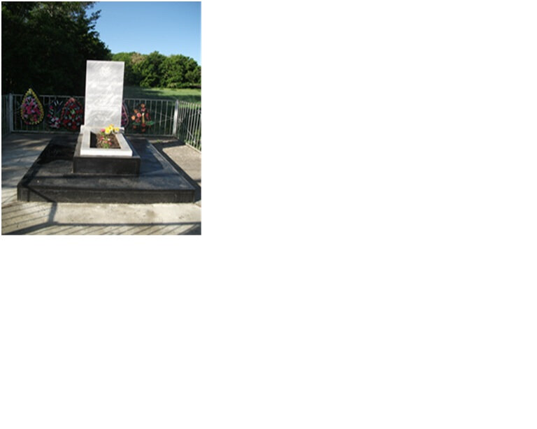 Anıt, heykel Братская могила, Rostovskaya oblastı, foto