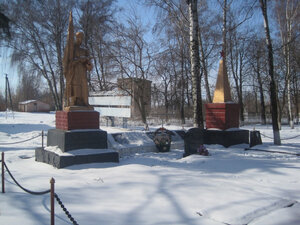 Братская могила воинов (Kyivska Region, Belotserkovskiy District, selo Ivanivka), anıt, heykel  Kiev Bölgesi'nden