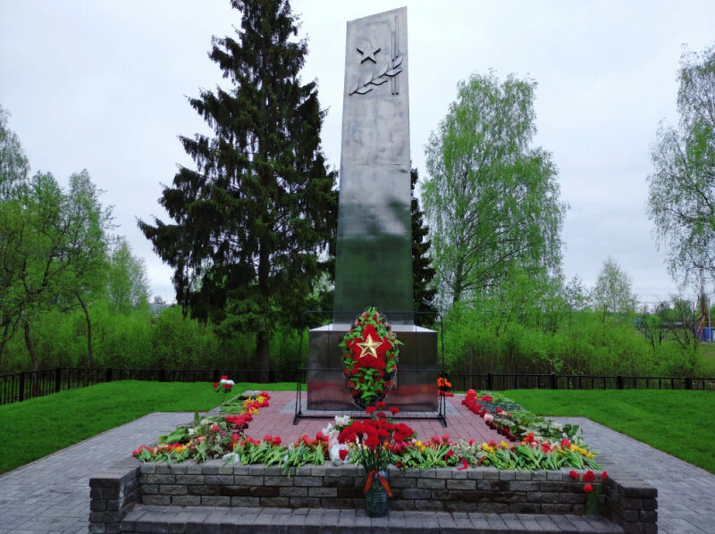 Anıt, heykel Мемориал Великой Отечественной войны, Nijegorodskaya oblastı, foto