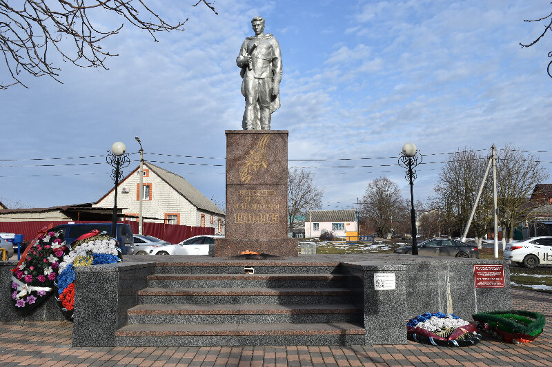 Anıt, heykel Мемориал Великой Отечественной войны, Belgorodskaya oblastı, foto