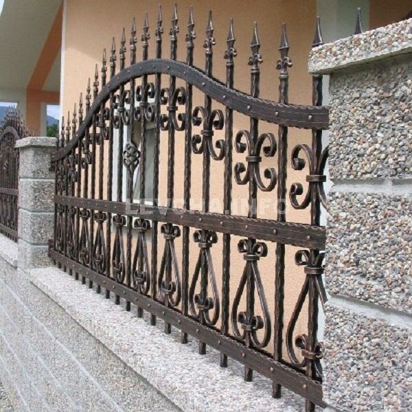 Çitler, parmaklıklar Zheleznoye delo, Omsk, foto