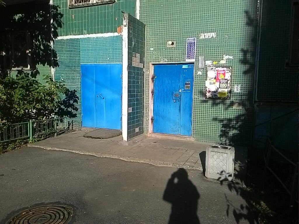 Bina, site yönetimi TSZh Pyatiletok 18, Saint‑Petersburg, foto