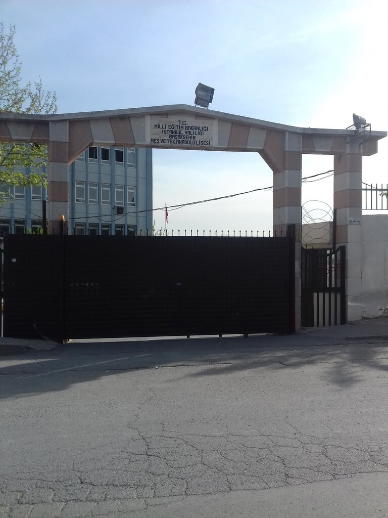 Lise Başakşehir Çok Programlı Anadolu Lisesi, İstanbul, foto