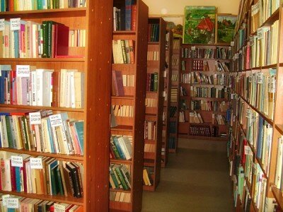 Kütüphaneler Odesskaya tsentralnaya biblioteka im. I. Franka, Odesa, foto