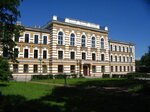 Peterhof Gymnasium of Emperor Alexander II (St. Petersburg Avenue No:43), fen lisesi, sosyal bilimler lisesi  Peterhof'tan