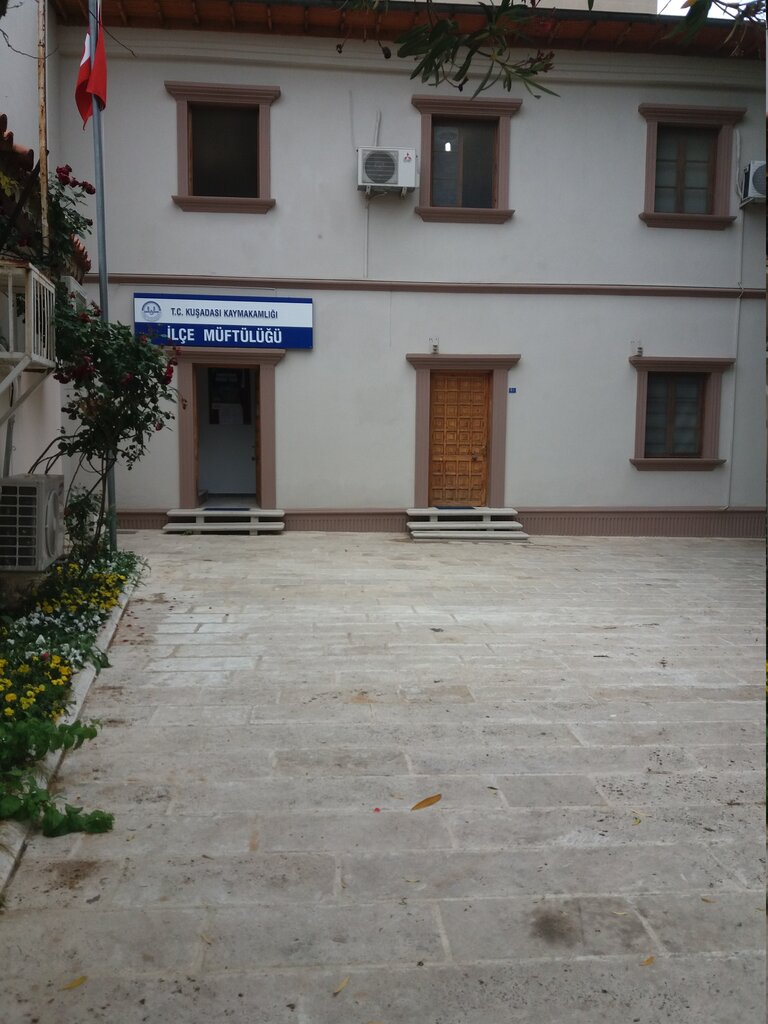 Devlet kurumları ve bakanlıklar Kuşadası İlçe Müftülüğü, Kuşadası, foto