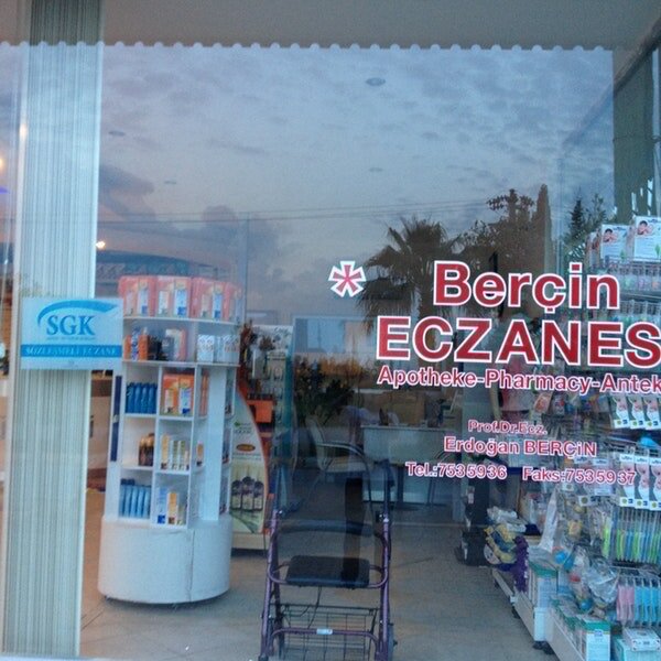 Eczaneler Berçin Eczanesi, İzmir, foto