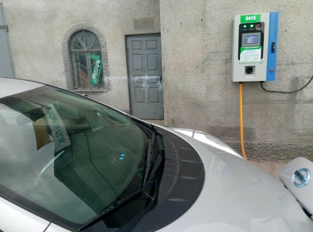 Elektrikli oto şarj istasyonları AutoEnterprise 415, Kerson Bölgesi, foto
