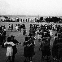 Dans salonları ve dans pistleri Tantsy na Primorskom Bulvare, Sevastopol, foto