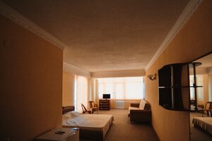Парус (улица Бедненко No:29/21, село Рыбачье), otel  Kırım Cumhuriyeti'nden