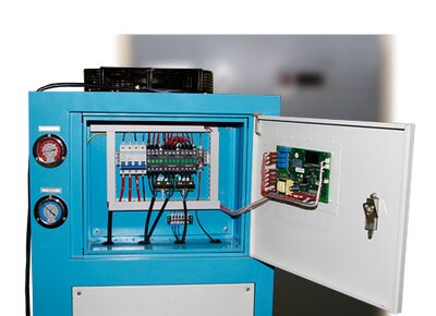 Elektrik ve benzinle çalışan aletler Vash Dom, Krasnoturyinsk, foto