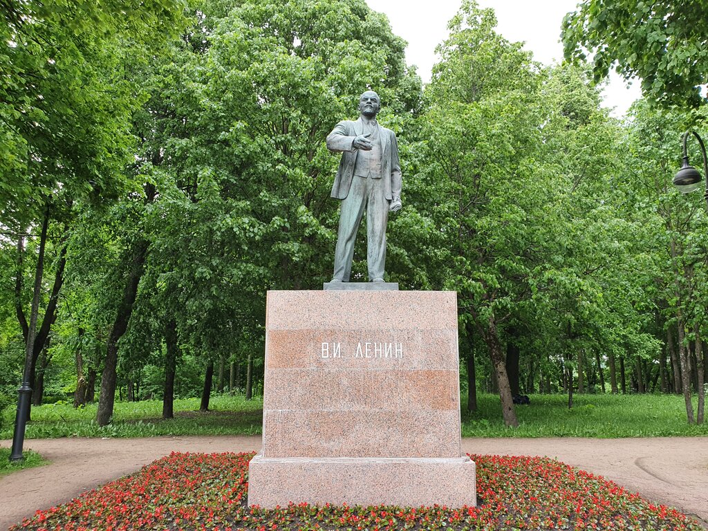 Anıt, heykel Владимир Ильич Ленин, Krasnoye Selo, foto