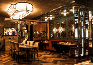Kamon V Kardamon (Bratev Kashirinykh Street No:140, Chelyabinsk), restoran  Çeliabinsk'ten