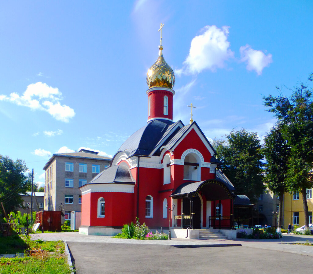 Şapel, haç anıtı Часовня Пантелеимона Целителя, Aleksandrov, foto