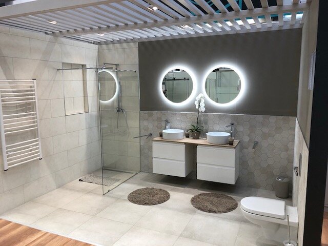 Banyo ve klozet mağazaları OBI, Gyor, foto
