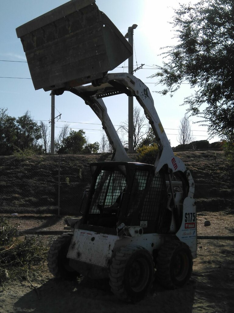i̇nşaat firmaları Transportes y Excavaciones Benito, Madrid, foto