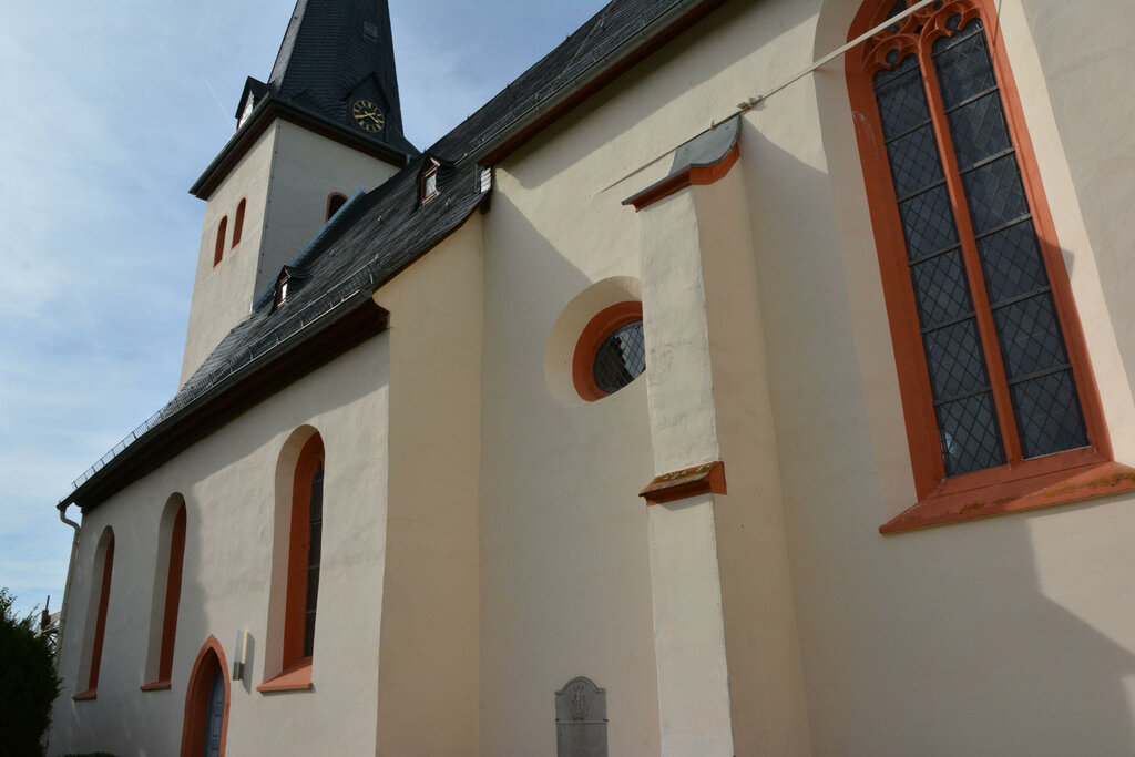 Dini dernekler Evangelische Kirche Strinz-Trinitatis - Kirchengemeinde Strinz-Trinitatis Limbach-Wallbach, Hesse, foto