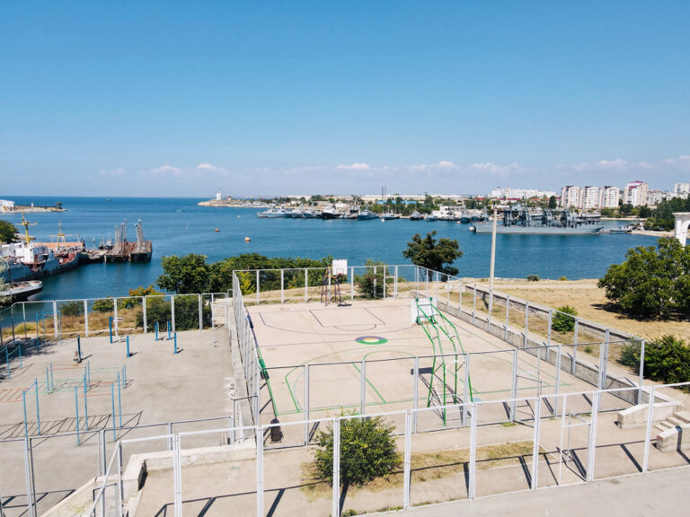 Spor alanı Баскетбольная площадка, Sevastopol, foto