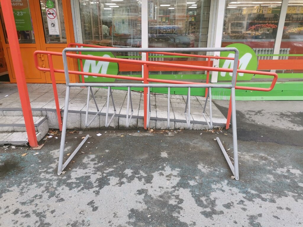 Bisiklet park yerleri Велопарковка, Yekaterinburg, foto