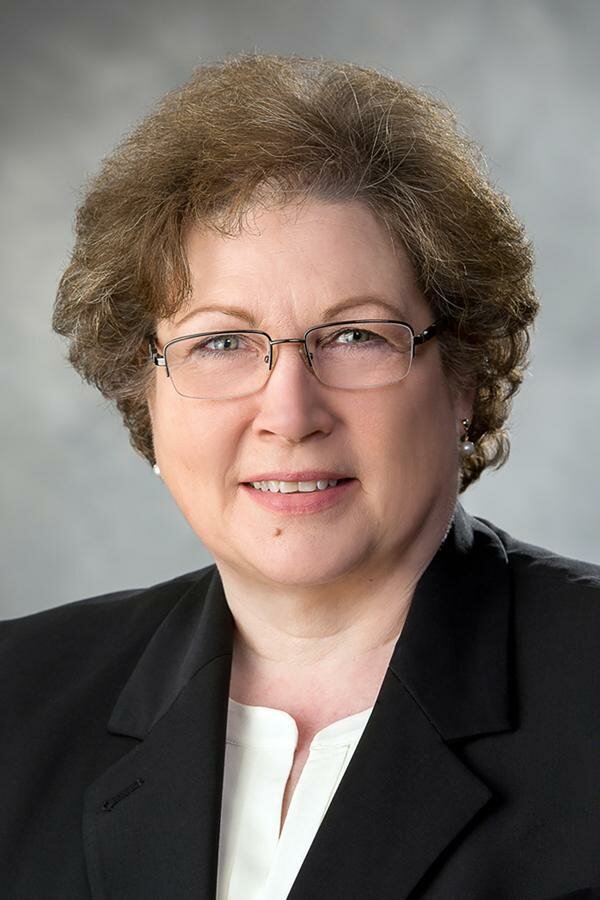 Yatırım fonu firmaları Edward Jones - Financial Advisor: Lana Arnold-Bramlett, Missisippi Eyaleti, foto