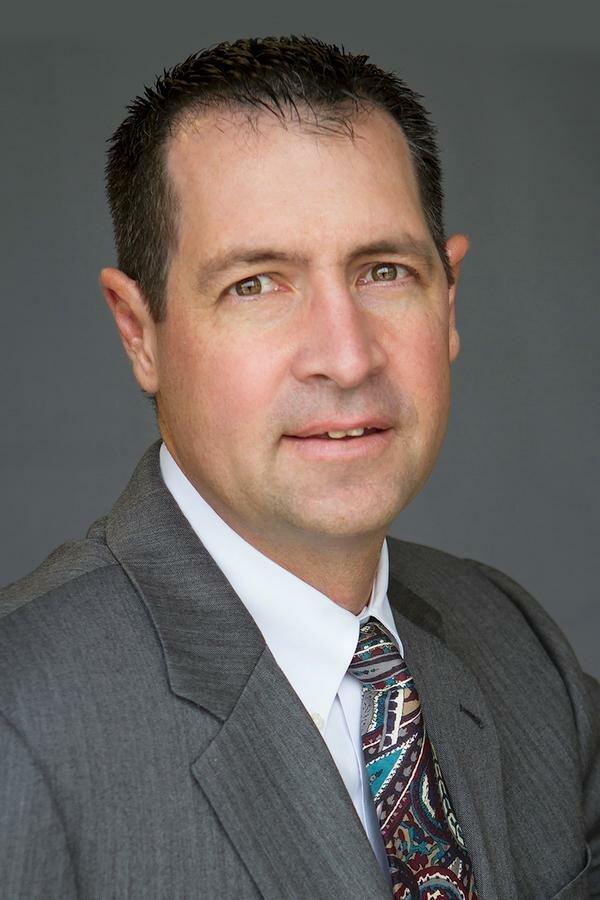 Yatırım fonu firmaları Edward Jones - Financial Advisor: Matt Burton, Nebraska Eyaleti, foto