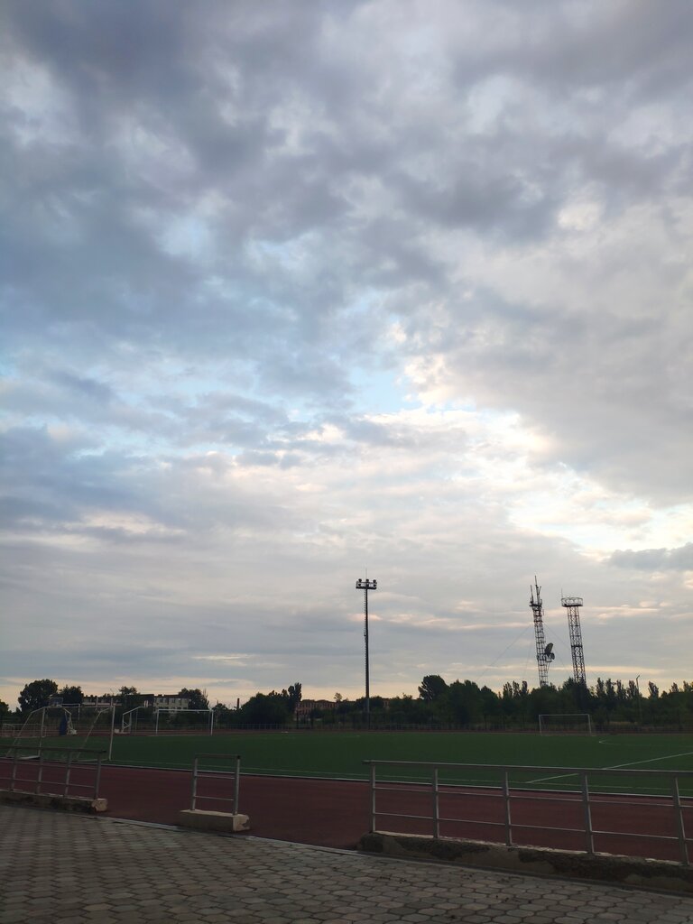 Çok amaçlı spor tesisleri Стадион, Znamensk, foto