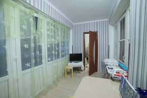 Hostel (Abzhuyskaya ulitsa No:3, Town of Tqvarcheli), pansiyonlar, hosteller  Tkvarçeli'den