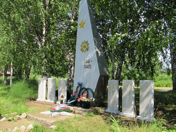 Anıt, heykel Землякам, погибшим в годы Великой Отечественной войны , Kostromskaya oblastı, foto