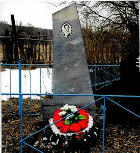 Воинское захоронение Н.А. Топилина (Penza Region, Luninskiy rayon, selo Lomovka), anıt, heykel  Penzenskaya oblastından