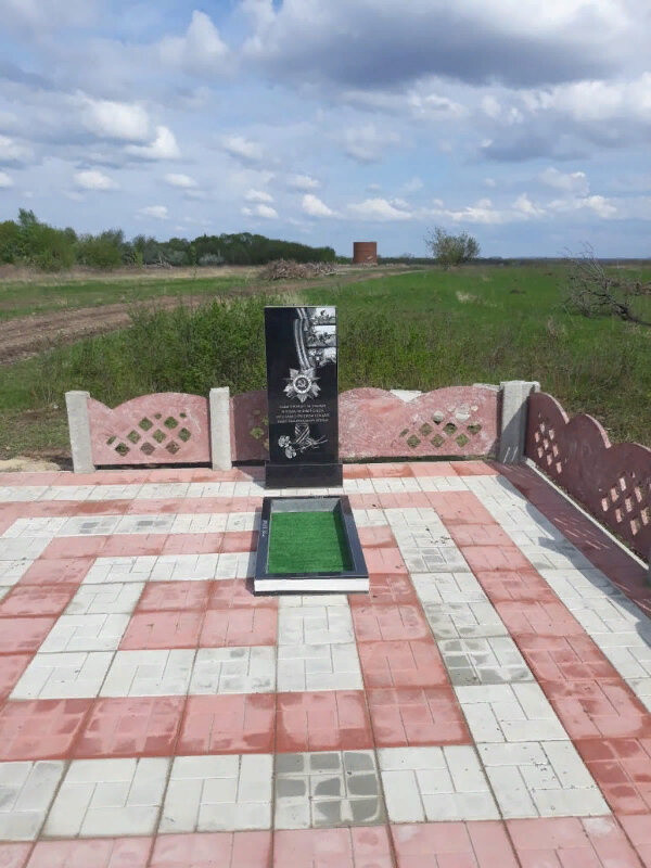 Anıt, heykel Воинское захоронение п.Красный Октябрь, Lipetskaya oblastı, foto