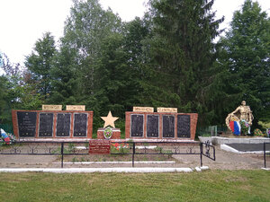 Воинское захоронение солдат, погибших в годы ВОВ (Tver Region, Zharkovskiy munitsipalny okrug, derevnya Korolevshchina), anıt, heykel  Tverskaya oblastından