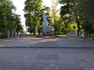 Воинам-освободителям (Voronezh Region, Ostrogozhsk, Gorodskoy park), anıt, heykel  Ostrogojsk'tan