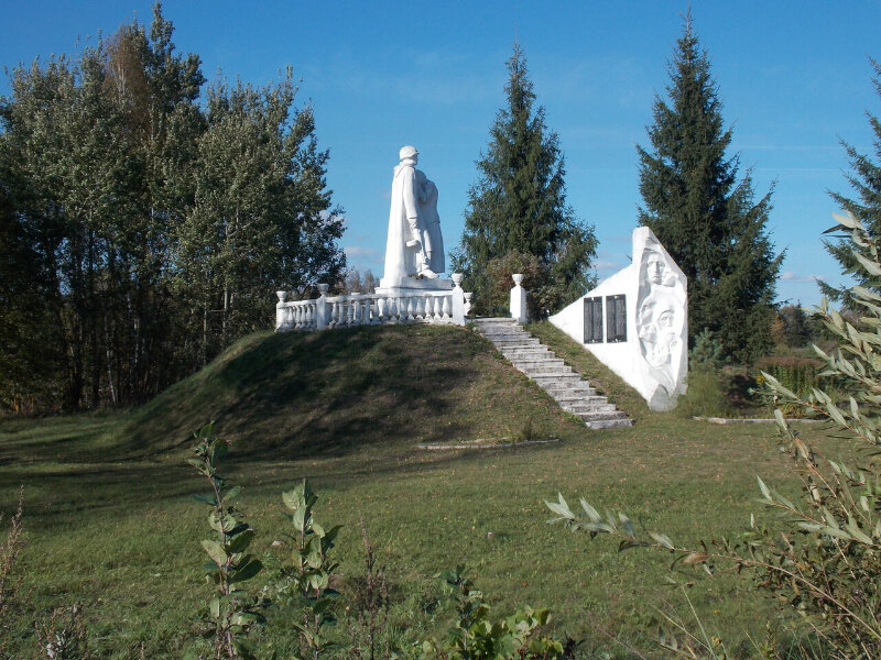 Anıt, heykel Скорбящая мать и воин, Smolenskaya oblastı, foto