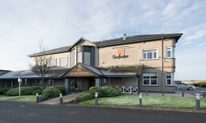 The Newhouse Beefeater (Motherwell, Edinburgh Road, Newhouse), bar  İskoçya'dan