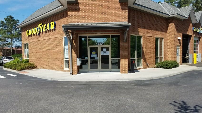 Jant ve lastikçiler Goodyear Auto Service, Virginia, foto