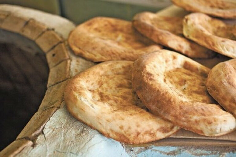 Hazır gıda satan yerler Лаваш в тандыре, Staraya Russa, foto