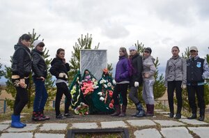 Мемориальный памятник участникам Великой Отечественной Войны (Tyumen Region, Uvatskiy rayon, selo Alymka), anıt, heykel  Tümen (Tiumenskaya) oblastından