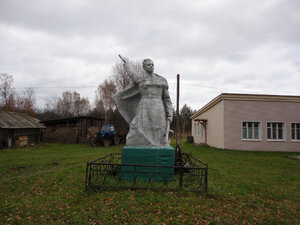 Воинам, погибшим в Великой Отечественной войне (Yaroslavl Region, Poshekhonskiy rayon, Prigorodnoye selskoye poseleniye, selo Krasnoye (Krasnovskiy selskiy okrug)), anıt, heykel  Yaroslavskaya oblastından
