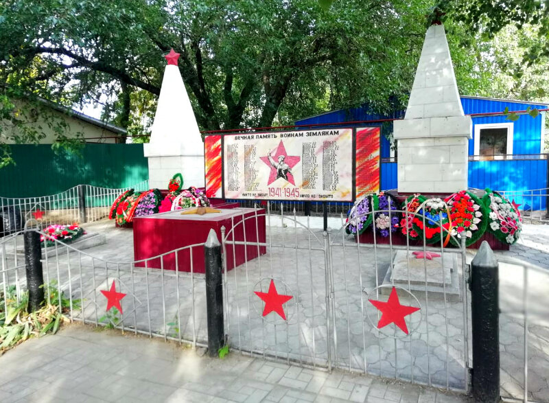Anıt, heykel Воинам Великой Отечественной войны, Rostovskaya oblastı, foto