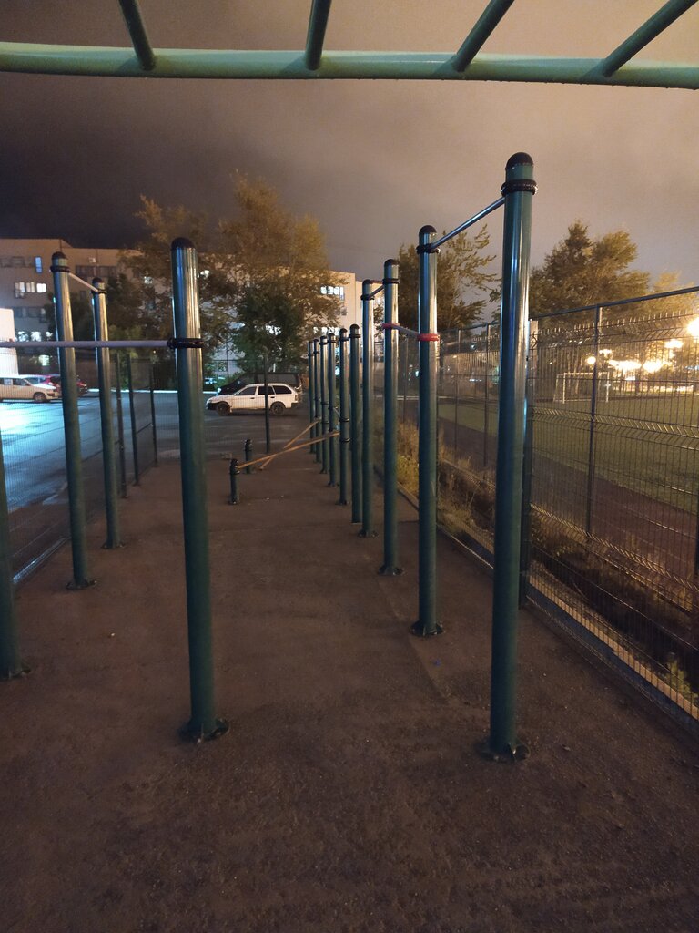 Spor alanı Баскетбольная площадка, Sakhalinsk, foto