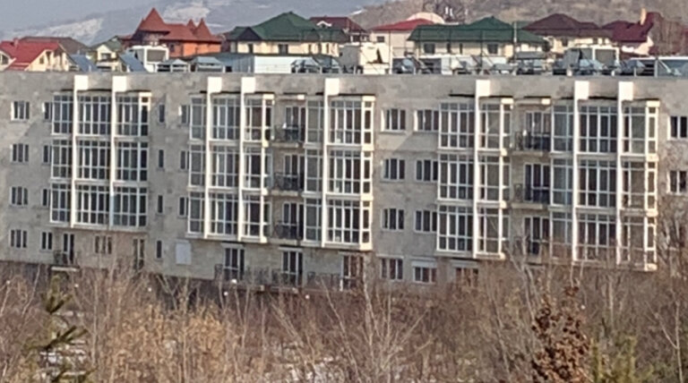 Konut blokları Gornoe Solntse, Almatı, foto