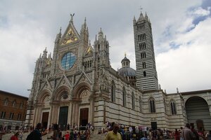 SienaKadetrali (Via Fusari No:3, Monteriggioni), katolik kiliseleri  Siena'dan