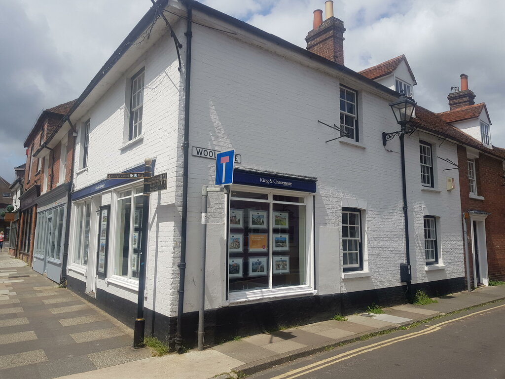 Arazi dizisi King & Chasemore Sales and Letting Agents Midhurst, İngiltere, foto