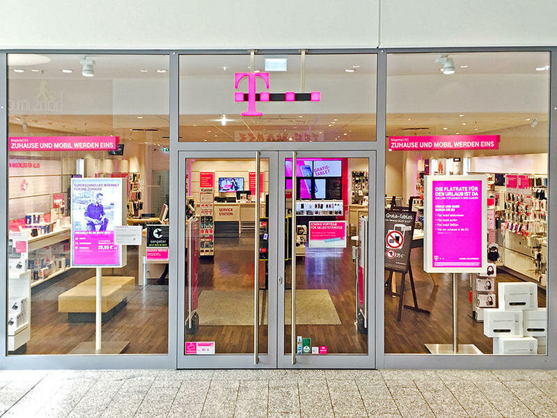 Cep telefonu ve aksesuarları satış mağazaları Telekom Shop, Dünya, foto